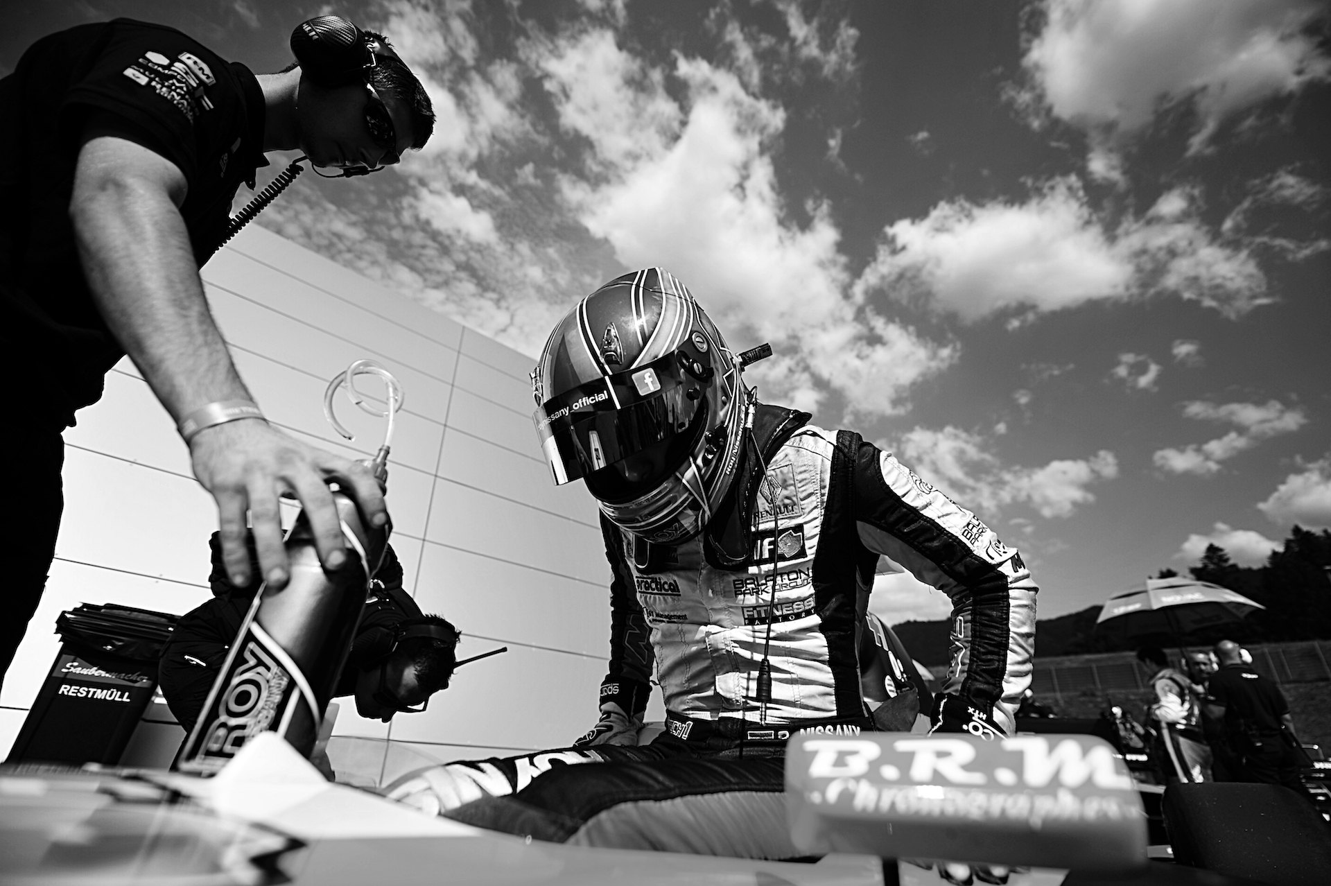 CONTACT - Roy Nissany - Race Driver - Send message to Roy